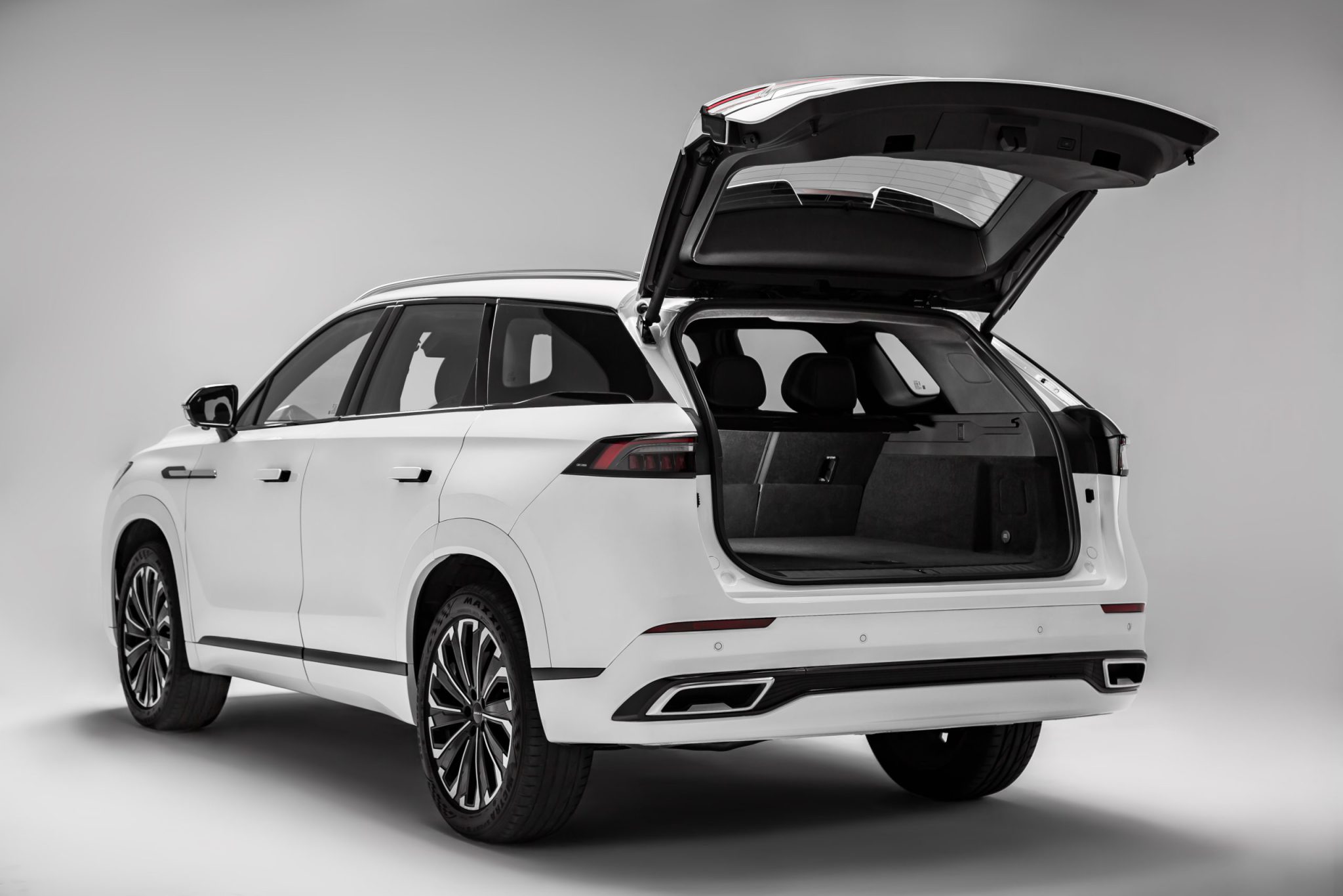 لوکانو ال ۸ | Lucano L8 - شرکت سلامتیان خودرو محور